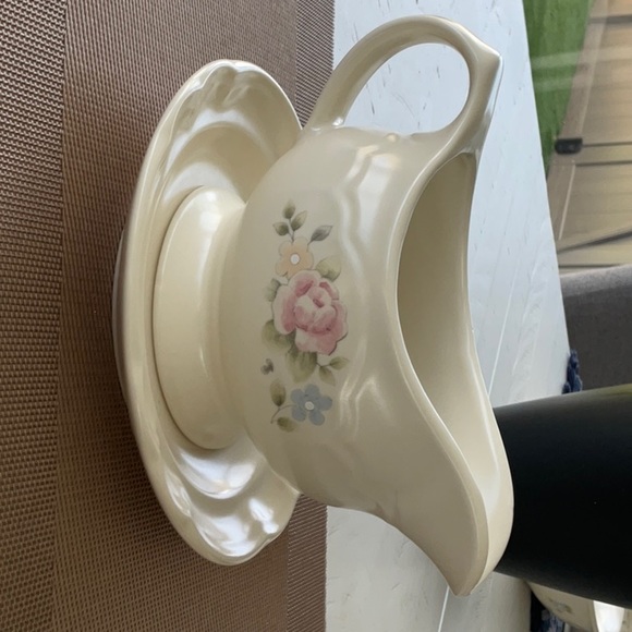 Pfaltzgraff | Dining | Pfaltzgraff Tea Rose Pattern Stoneware Gravy ...